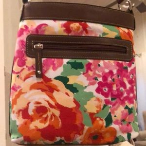 Chaps | Bags | Nwt Chaps Floral Leather Multi Pocket Purse | Poshmark